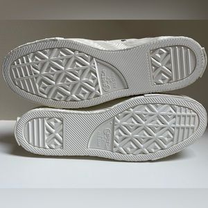 Converse | Shoes | New Converse Chuck Taylor All Star Wavy | Poshmark